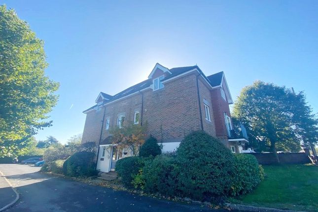 Ladbroke Road, Redhill, Surrey RH1, 1 bedroom flat to rent - 62588948 ...