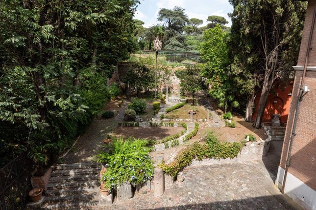 Via di Valle Delle Camene, 00184 Roma Rm, Italy, 10 bedroom town house ...