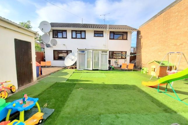 Bethany Waye, Bedfont, Feltham TW14, 4 bedroom detached bungalow for ...