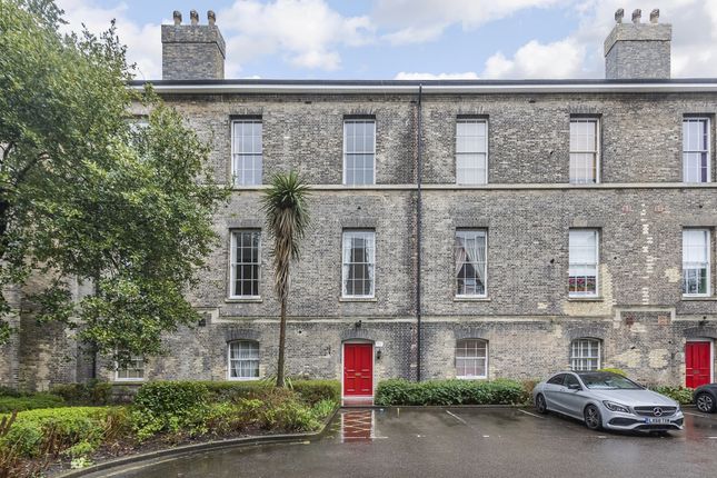 Royal Herbert Pavilions, Gilbert Close, London SE18, 2 bedroom flat to ...