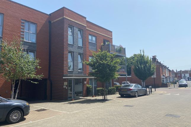 Meridian Way, Southampton SO14, 2 bedroom flat to rent - 61738050 ...