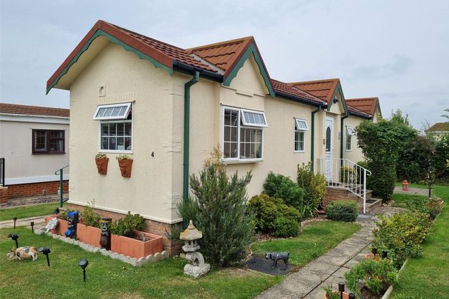 Highfield, Tower Park, Hullbridge, Hockley SS5, 2 bedroom mobile/park ...