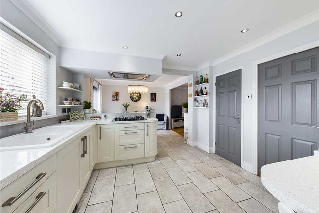 Moorfield Close, Grange Farm, Kesgrave, Ipswich IP5, 4 bedroom detached ...