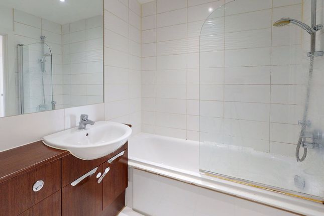 The Icon, Southernhay, Basildon, Essex SS14, 2 bedroom flat for sale ...