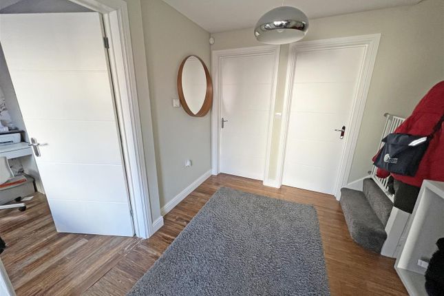 Holbeach Drive Kingsway Quedgeley Gloucester Gl2 4 Bedroom Detached