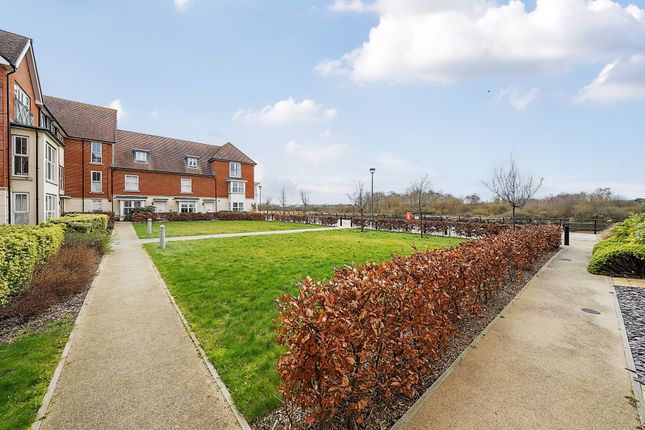 Edwin House, Waterman Way, Wouldham, Kent. ME1, 2 bedroom flat for sale ...
