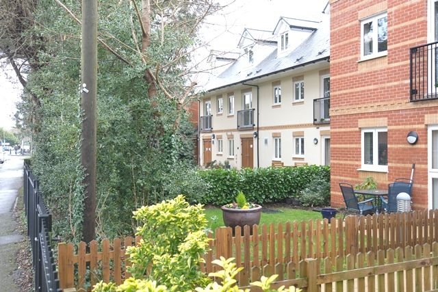 Homes for Sale in Roman Road, Dibden Purlieu, Southampton SO45 - Buy ...