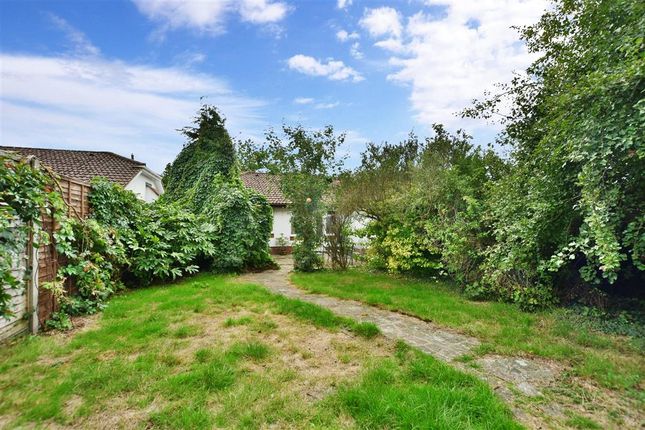 Fairfield Close, Kemsing, Sevenoaks, Kent TN15, 2 bedroom semi-detached ...