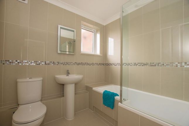 Station Approach, Farningham Road, Crowborough TN6, 1 bedroom flat for ...