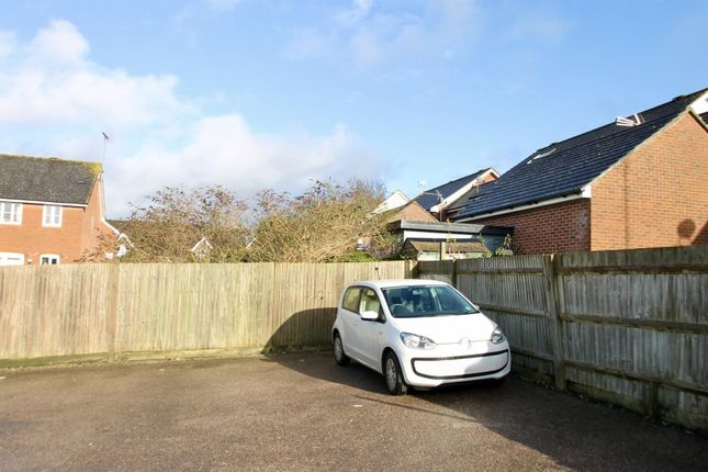 Oldfield Drive, Wouldham, Rochester ME1, 2 bedroom terraced house for ...