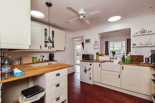 Chestnut Way, Mepal, Ely, Cambridgeshire CB6, 4 bedroom bungalow for ...