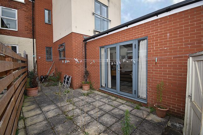 Howell Road, Central Exeter EX4, 2 bedroom flat for sale - 53703243 ...