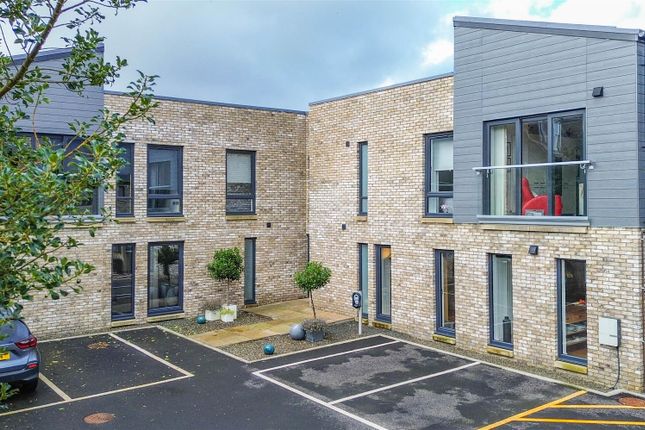 High Street, Kinross KY13, 3 bedroom flat for sale - 69527163 ...