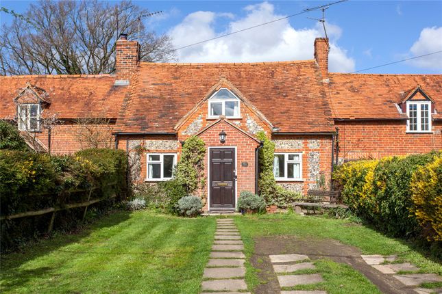 2 bed terraced house for sale in Chalkhouse Green, Chalkhouse Green ...