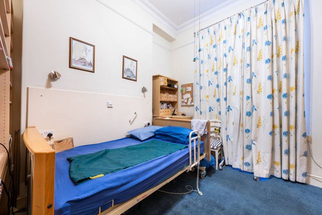 Gloucester Terrace, Bayswater, London W2, 3 bedroom flat for sale ...