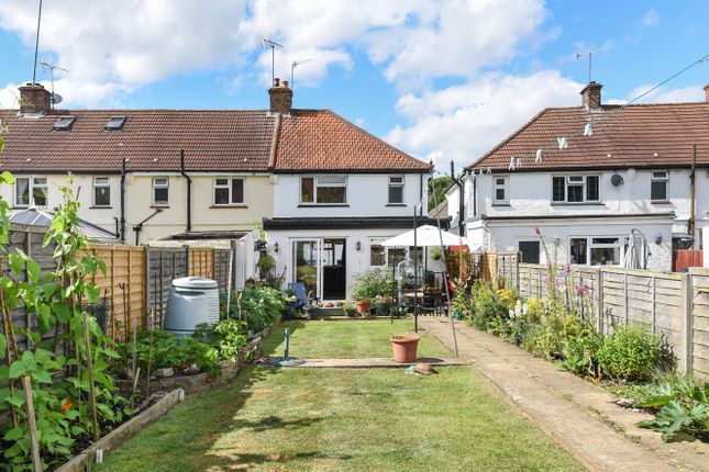 Chipstead Valley Road, Coulsdon CR5, 3 bedroom semi-detached house for ...