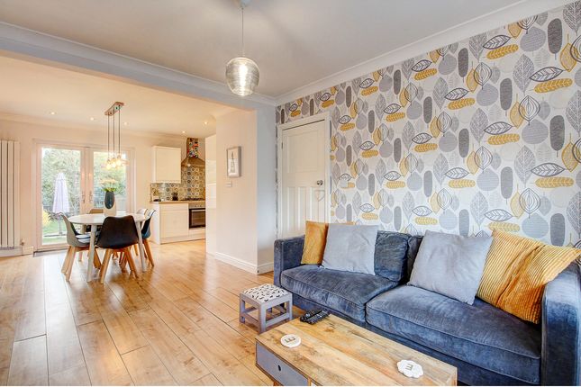 Buckingham Road, Bletchley MK3, 3 bedroom semi-detached house for sale ...