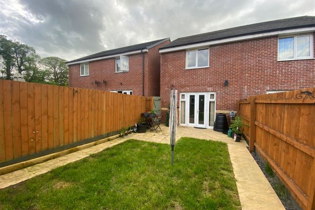 Dandelion Place Newton Abbot Tq12 2 Bedroom Semi Detached House For
