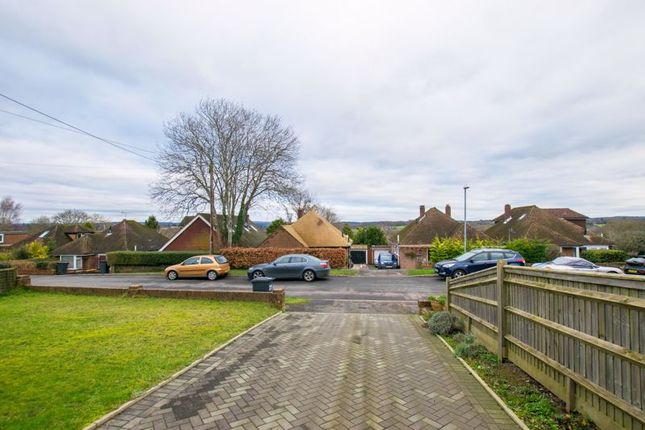Highlands Avenue Ridgewood Uckfield Tn22 2 Bedroom Detached Bungalow
