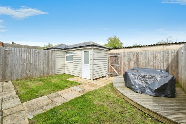 3 bed terraced house for sale in Barn Mead, Harlow CM18 - 67058744 - Zoopla
