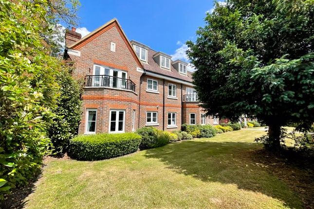 Gregories Road, Beaconsfield HP9, 2 bedroom flat for sale - 64920287 ...