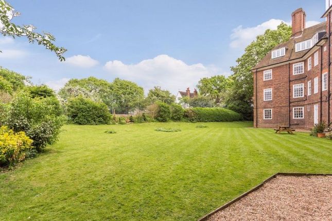 Temple Fortune Lane, Hampstead Garden Suburb NW11, 3 bedroom flat for ...