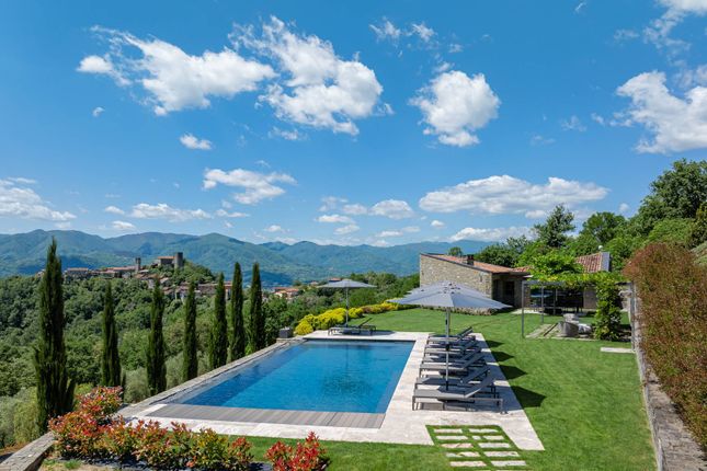 Via Della Costa Castiglione, Bagnone, Toscana, 5 bedroom villa for sale ...