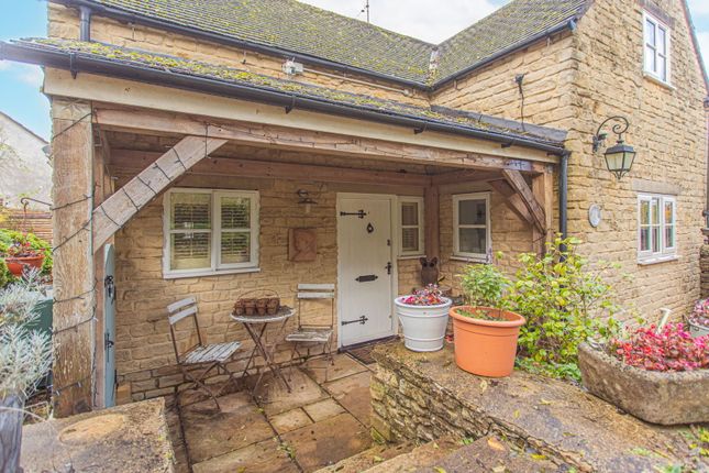 Avening, Tetbury GL8, 2 bedroom detached house for sale - 69860454 ...