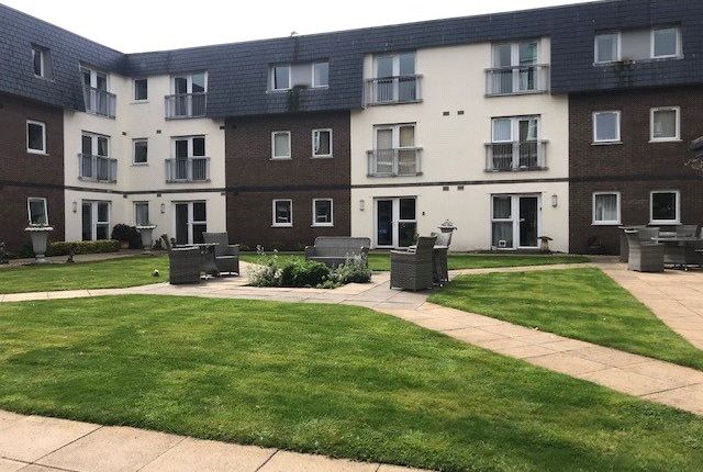 Willow Court, Clyne Common, Swansea, Abertawe SA3, 2 bedroom flat for ...
