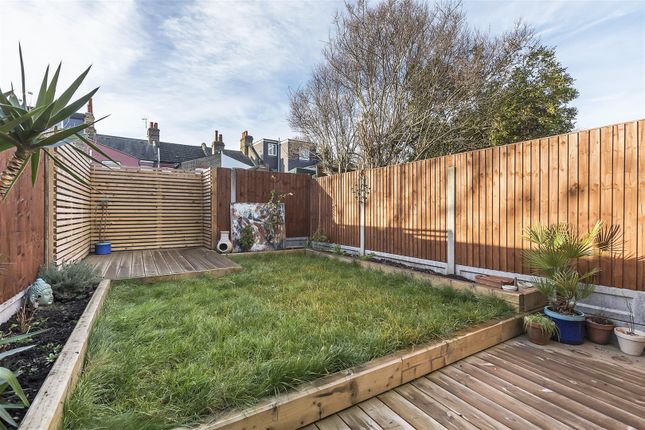 Francis Road, Leyton, London E10, 3 bedroom flat to rent - 65730876 ...