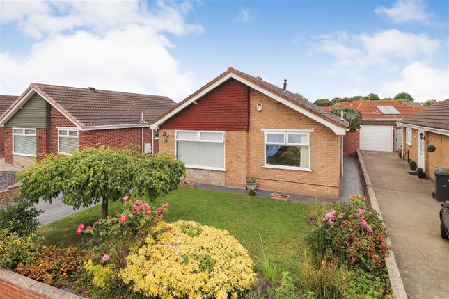 Crestview Drive, Lowestoft NR32, 2 bedroom bungalow for sale - 67867895 ...
