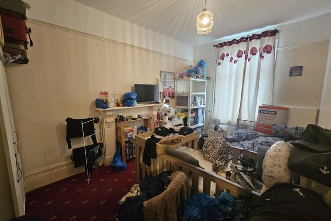 Barking Road, London E16, 2 bedroom flat for sale - 67526471 ...