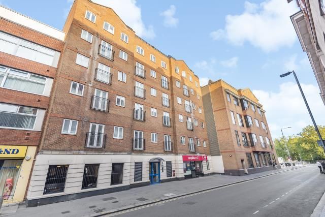 2 bed flat for sale in Cheapside, Reading RG1 - Zoopla