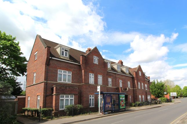 High Road, Byfleet, Surrey KT14, 2 bedroom flat for sale - 64663959 ...