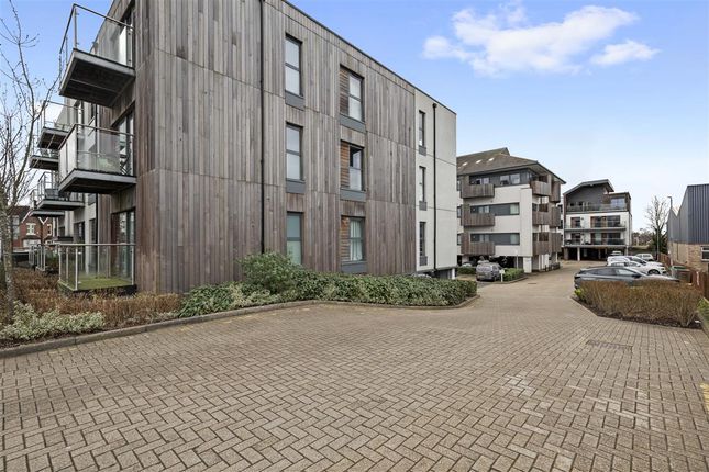Horsham Gates One, North Street, Horsham RH13, 2 bedroom flat for sale ...