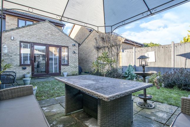 Bewick Close, Bradwell, Great Yarmouth NR31, 3 bedroom link-detached ...