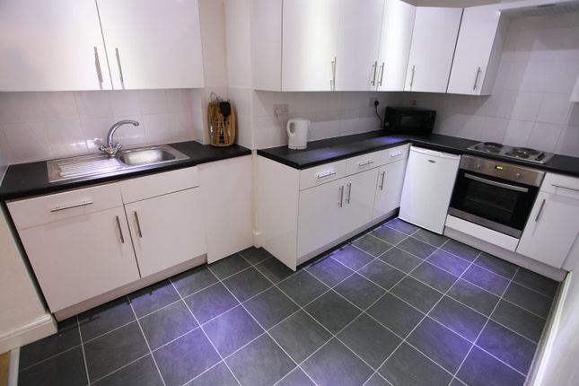 Falkner Square, Toxteth, Liverpool L8, 3 bedroom flat to rent ...
