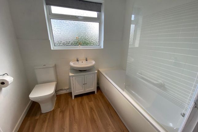 Photos of The Common, Dilhorne, Stoke-On-Trent ST10 - 69016708 ...