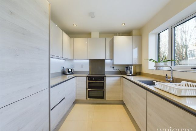 Birkin Court, Welwyn Garden City AL7, 2 bedroom flat for sale ...
