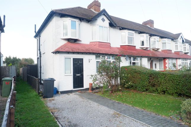 Wills Crescent Whitton Twickenham Tw3 3 Bedroom End Terrace House
