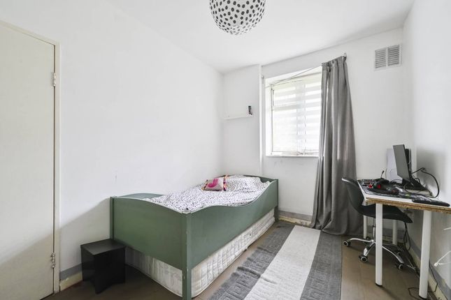 Mortimer Crescent, Kilburn, London NW6, 2 bedroom flat for sale ...