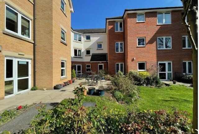 Flat 55, Coachman Court, 35 Ashingdon Road, Rochford, Essex SS4, 1 ...