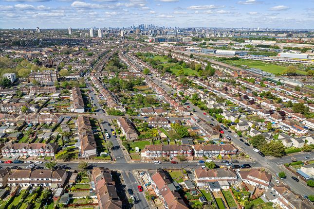 Manton Road, London SE2, 3 bedroom end terrace house for sale ...