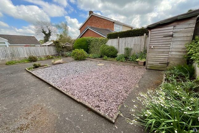 Meadow Way, Stone ST15, 2 bedroom bungalow for sale - 61329885 ...