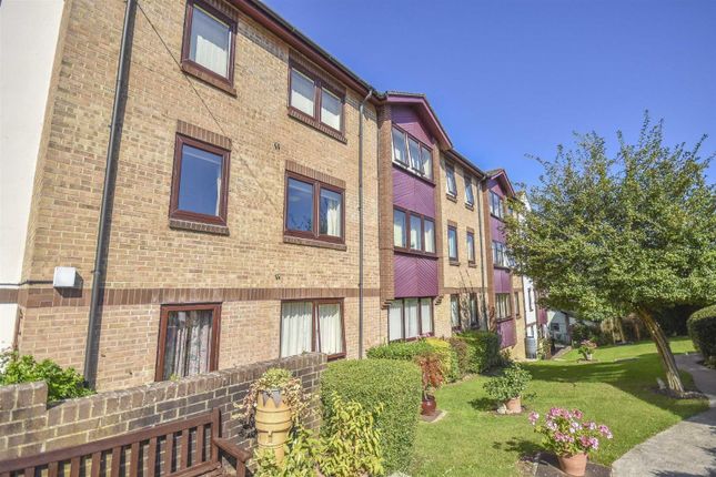 Champions Court, Henlow Drive, Dursley GL11, 2 bedroom flat for sale ...