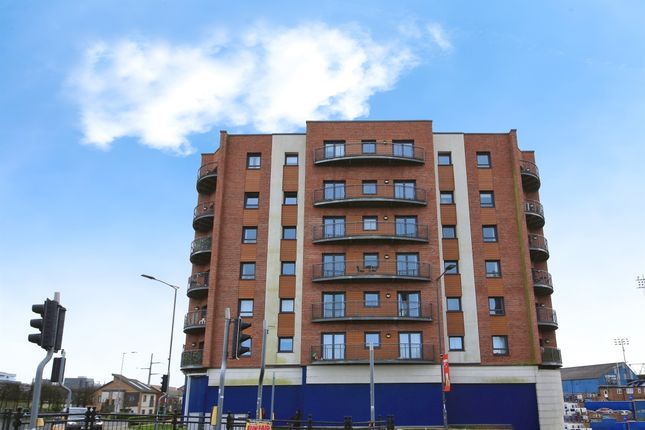 Hawksbill Way, Peterborough PE2, 2 bedroom flat for sale - 66916830 ...