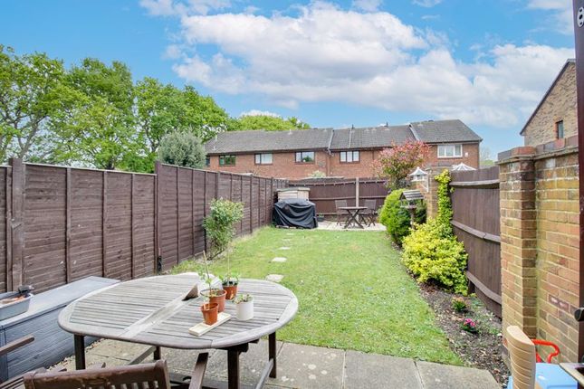 Woodrush Crescent Locks Heath Southampton So31 2 Bedroom Terraced