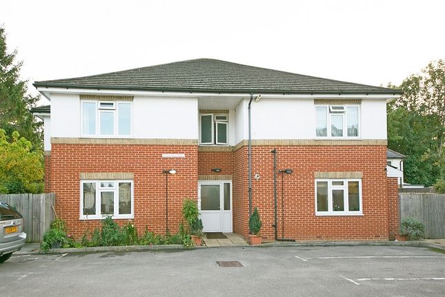Marlborough Road Colliers Wood London Sw19 1 Bedroom Flat To Rent