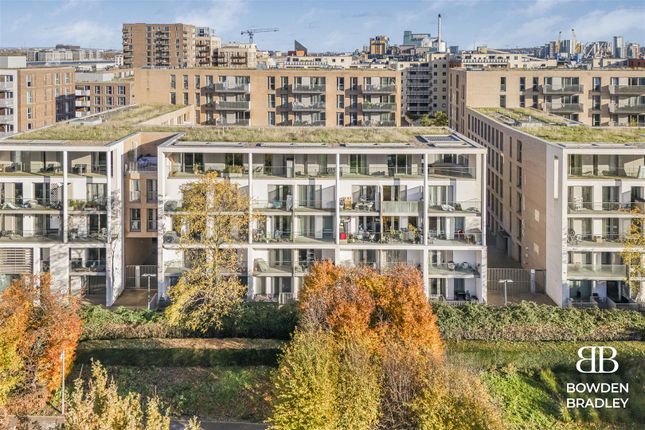 Booth Road, London E16, 2 bedroom flat for sale - 68848818 | PrimeLocation
