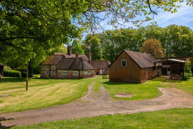 Tunworth, Basingstoke, Hampshire RG25, 5 bedroom detached house for ...